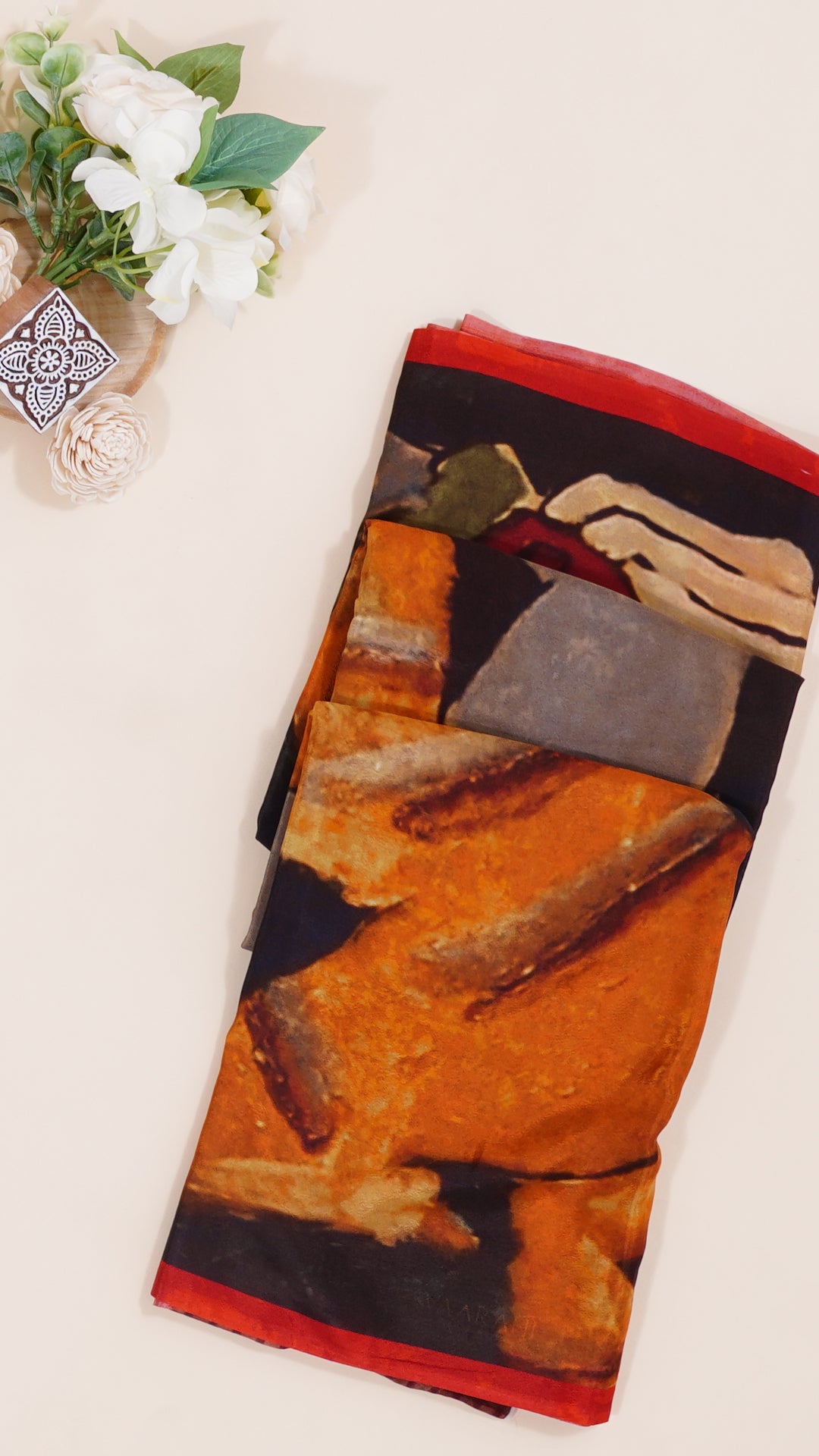 Red Multicolor Abstract Print Crepe Silk Saree – Vaarahi silks